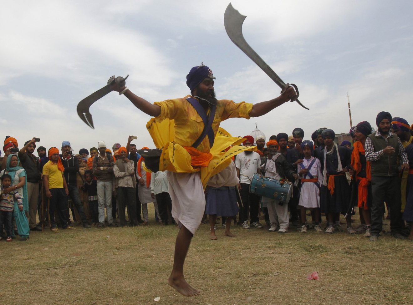Holla Mohalla – A Colourful Festival Of Courage, Hope, And Faith For ...